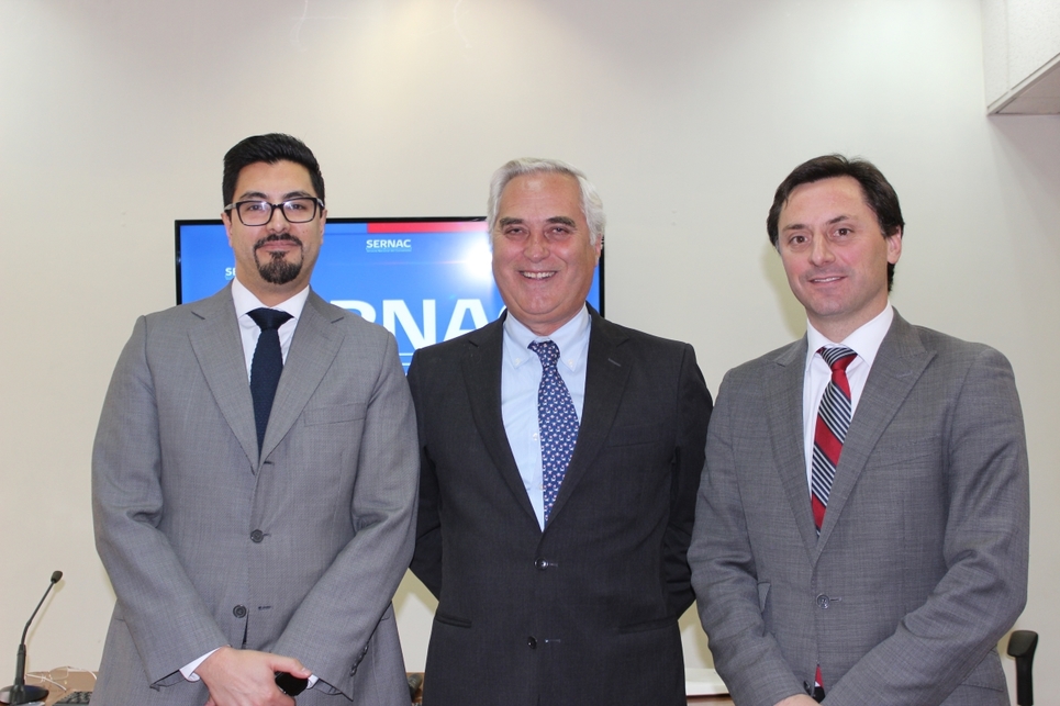 Experto analiza desafíos legales y las cláusulas abusivas en los contratos de adhesión - SERNAC ...